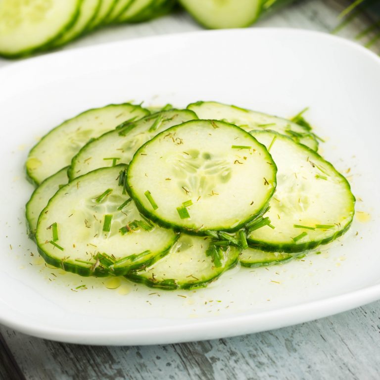 Gurkensalat mit Essig und Öl - Sloth in the Kitchen